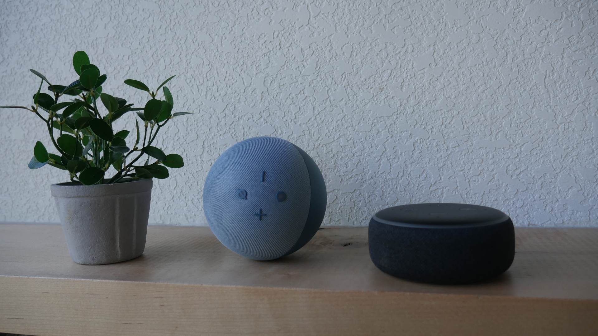 Travel-Smart: Essential Smart Home Tech to Take on Your Next Vacation